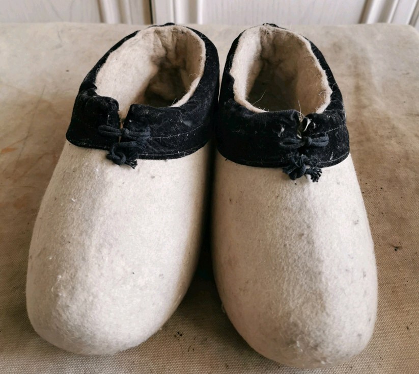 When were canvas shoes invented